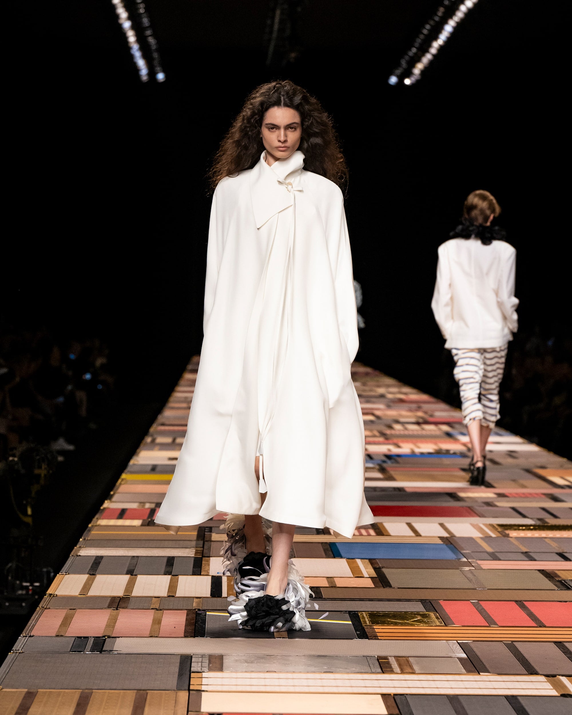 Women's Spring-Summer 2025 Show | LOUIS VUITTON