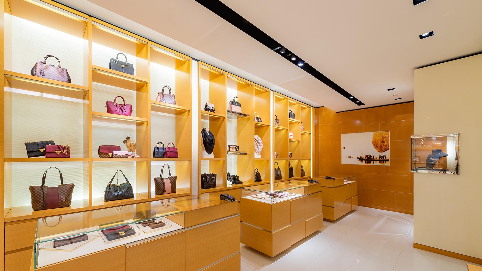 Louis Vuitton Roma Via Condotti Store in Roma, Italy | LOUIS VUITTON
