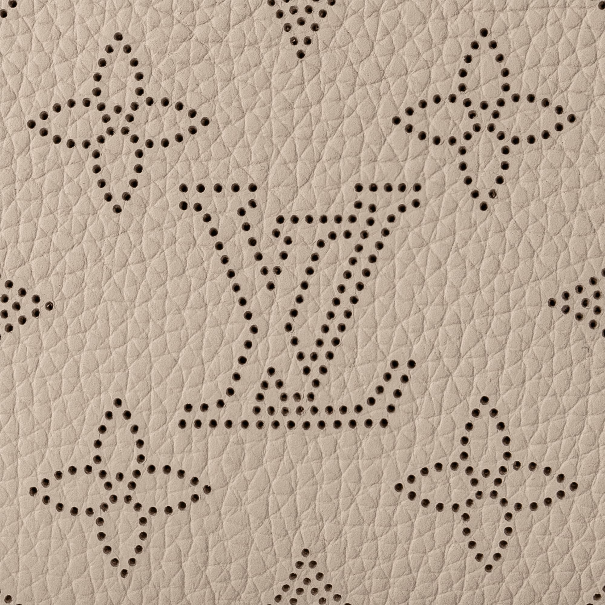 white louis vuitton wallpaper