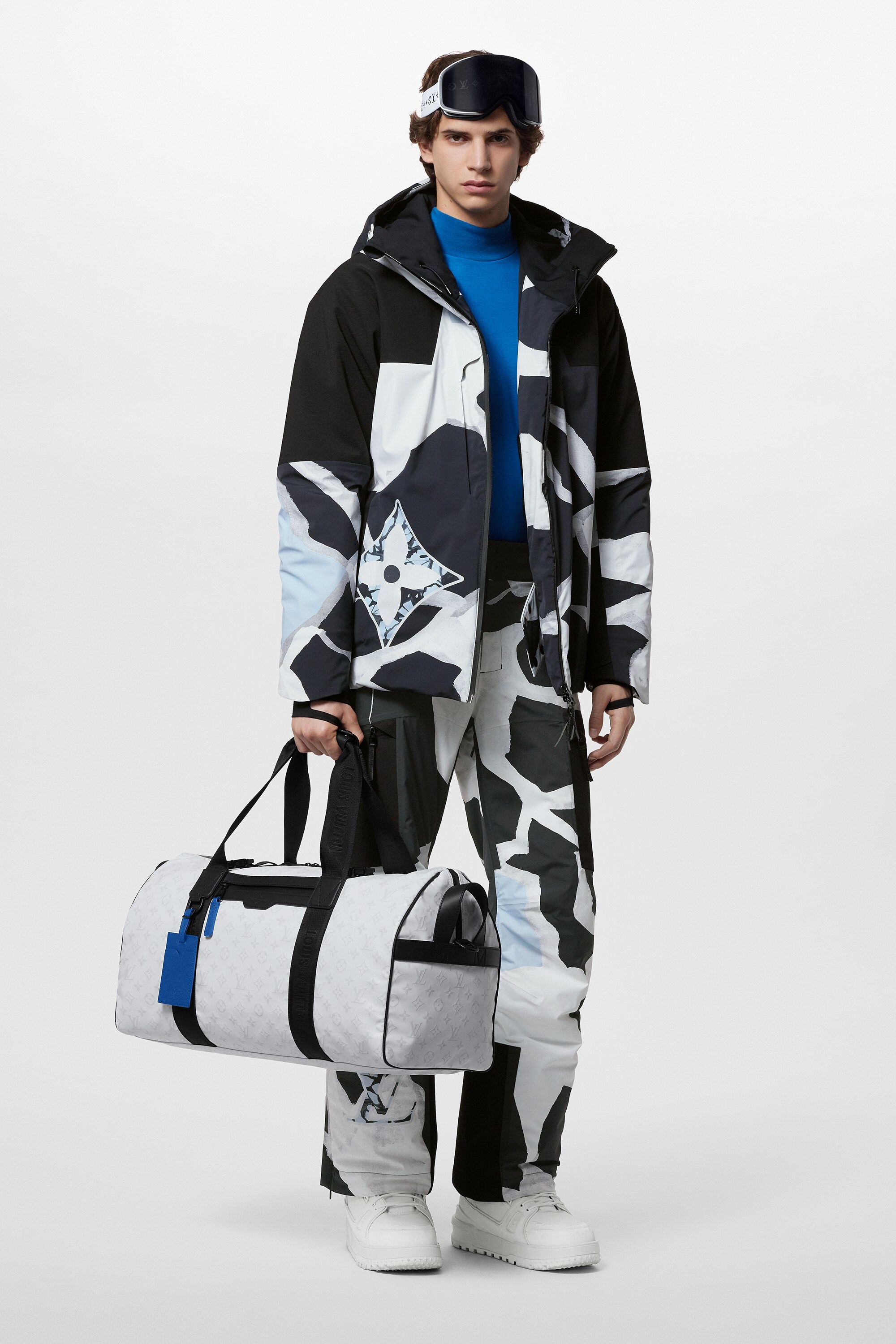 LV Snowfall Ski Mask - Luxury S00 White | LOUIS VUITTON