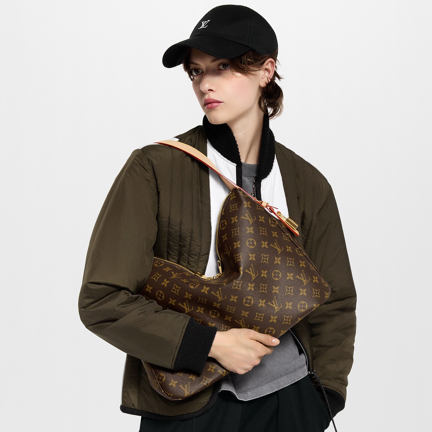 Slouchy MM Bag Monogram Canvas - Handbags M12098 | LOUIS VUITTON